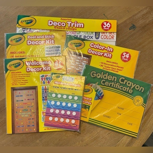 Crayola | Office | Crayola Classroom Decor Bundle Teacher Supplies 2 ...